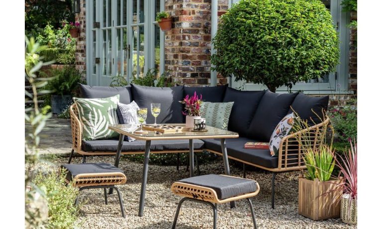 6 Tips for Creating a Cosy Outdoor Lounge Space - HomeOfNatures